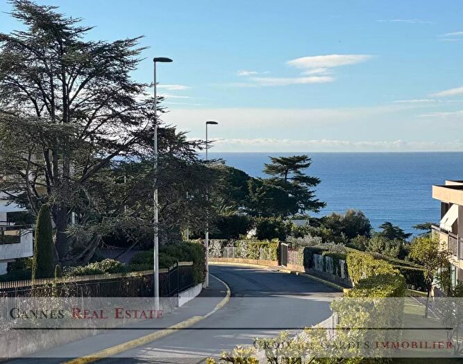 Appartement à vendre - Cannes, Croix des Gardes - 3 pièces - 2 chambres