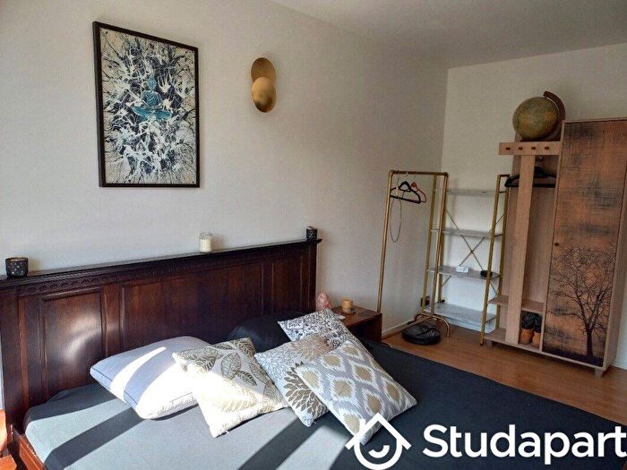 Appartement à louer - Vassieux, Caluire-et-Cuire - 1 pièce - 2 chambres