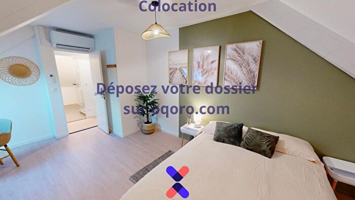 Maison à louer - Bron Centre-Le Rafour - 17 pièces - 16 chambres