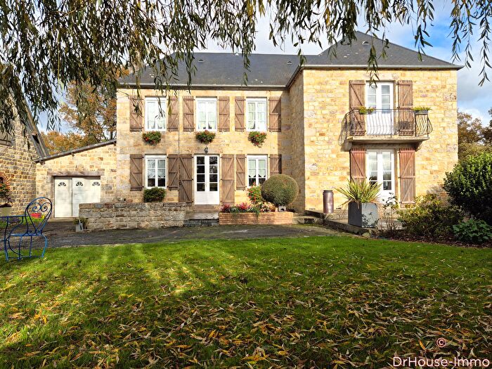 Maison à vendre - Domfront - 8 pièces - 4 chambres