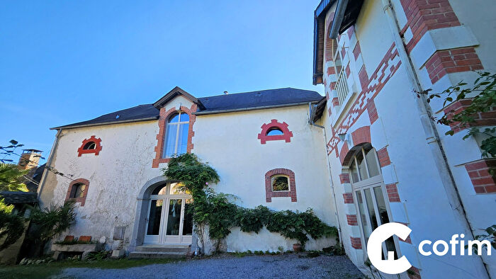 Féas - Maison 10 pièces à vendre