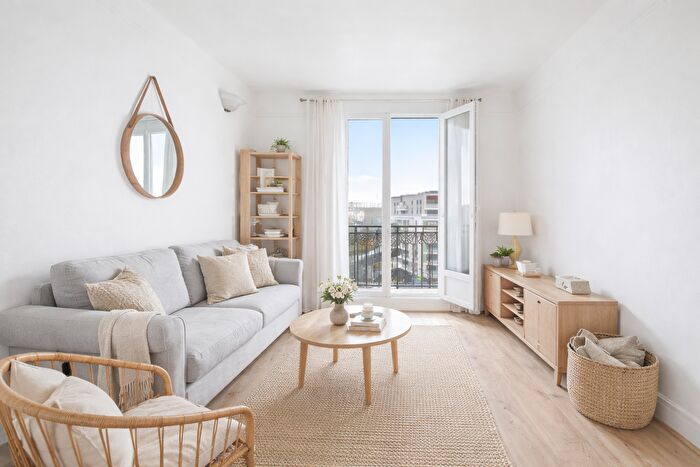 Asnières-sur-Seine, Coubertin : Appartement 2 pièces à vendre
