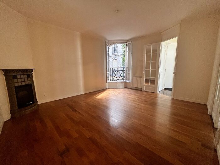 Appartement 4 pièces à Paris 10ème, Louis Blanc, Aqueduc, à louer