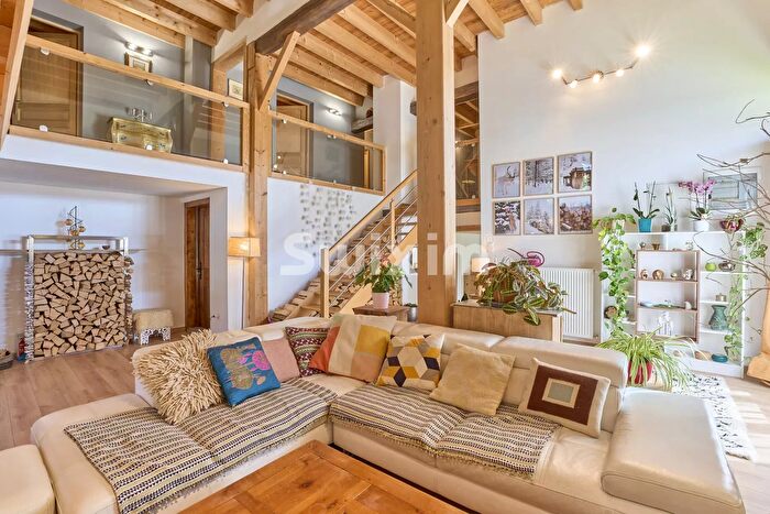 Maison à vendre - Pers-Jussy - 10 pièces - 7 chambres