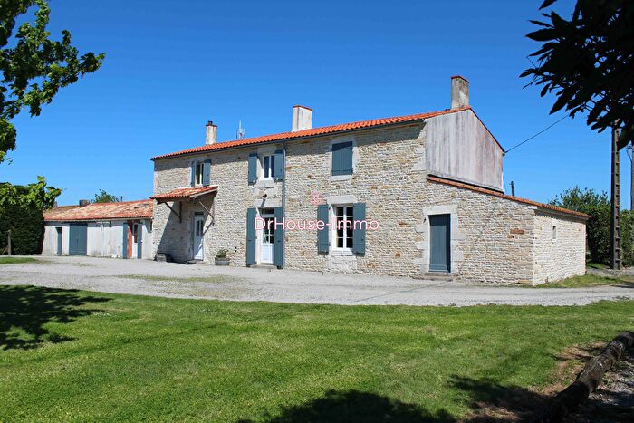 Maison à vendre - Marans - 7 pièces - 5 chambres