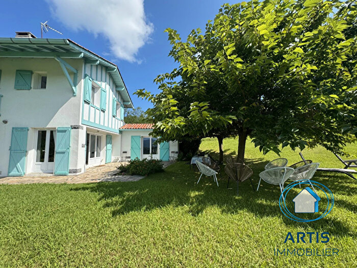 Maison à vendre - Urrugne - 6 pièces - 5 chambres