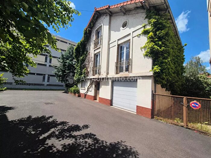 Clermont-Ferrand, Vallières, Sallins, Poncillon : Maison 14 pièces à vendre