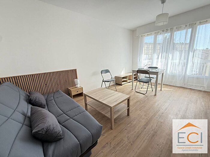 Appartement à louer - Bénédictins-Montplaisir, Limoges - 1 pièce