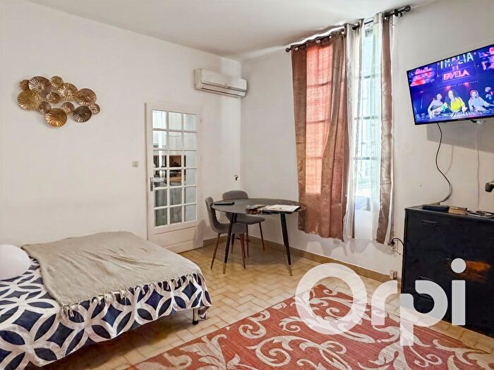 Appartement à vendre - Beaucaire, Centre-ville - 1 pièce