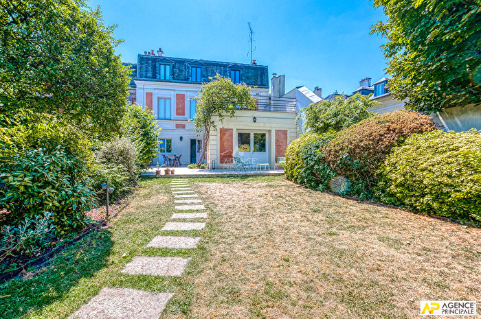 Maison 7 pièces à louer à Versailles, Saint-Louis