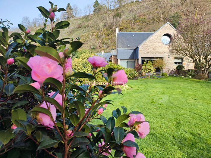 Maison à vendre - Vire, Centre-ville, Gare - 8 pièces - 5 chambres
