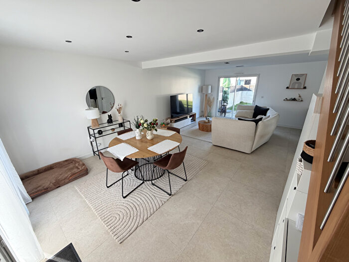 Maison à vendre - Allonnes - 5 pièces - 4 chambres