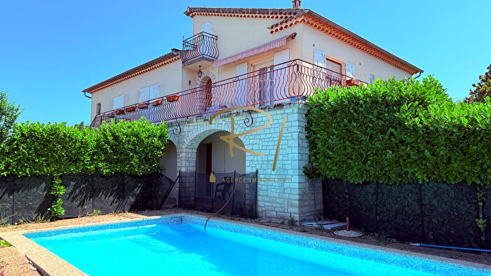 Maison à vendre - Barjac - 11 pièces - 5 chambres