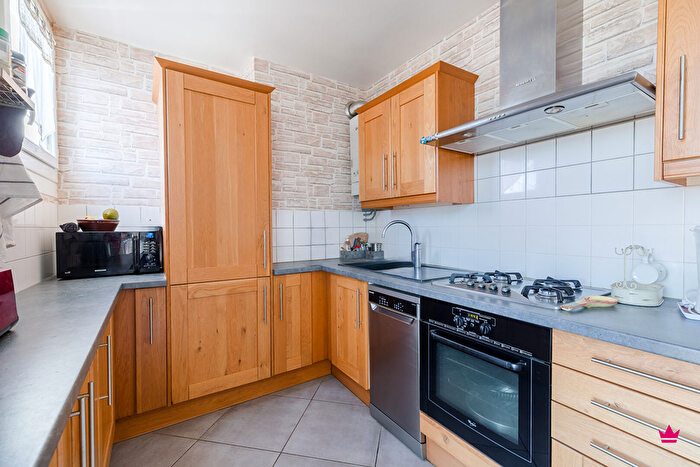 Bron, Bron Piscine, Le Lessivas - Appartement 5 pièces à vendre