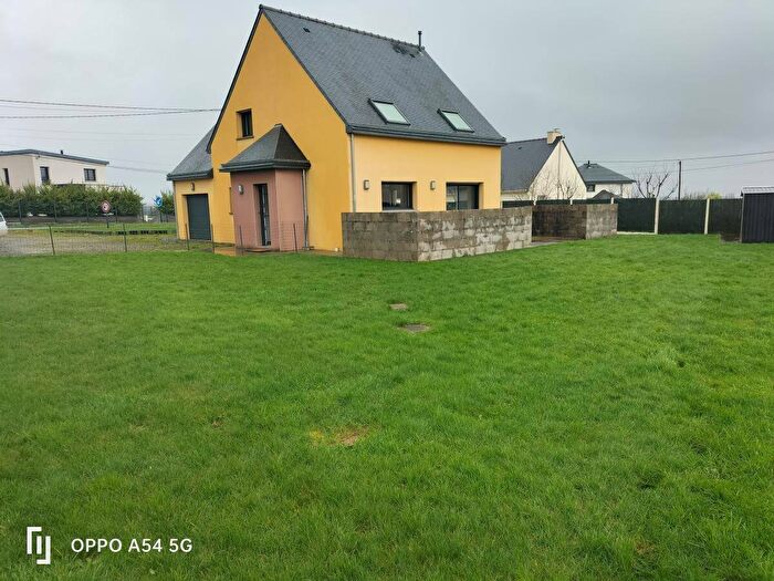 Maison à louer - Saint-Bihy - 5 pièces - 4 chambres