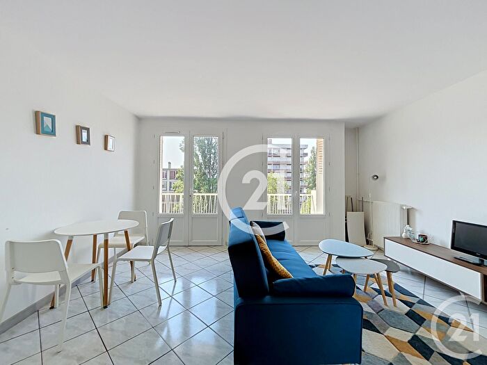 Évreux, Navarre : Appartement 4 pièces à louer