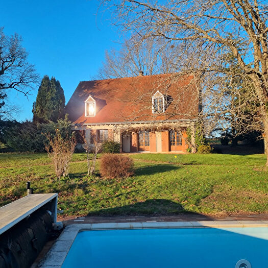 Maison à vendre - Saint-Denis-de-Jouhet - 5 pièces - 4 chambres