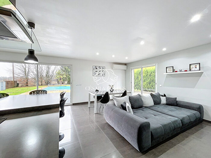 Maison à vendre - Villieu-Loyes-Mollon - 6 pièces - 5 chambres