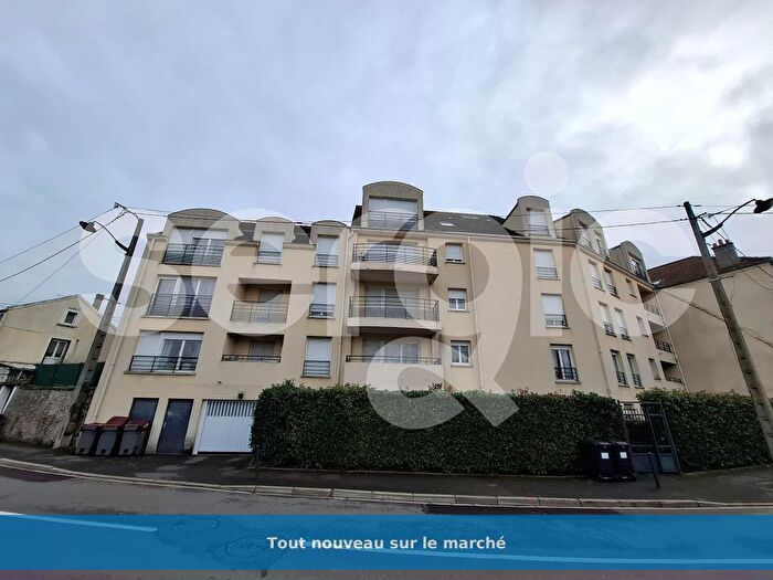 Appartement à louer - Corbeil-Essonnes, Centre Essonnes - 3 pièces - 2 chambres