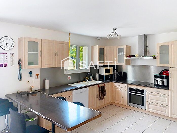 Maison 5 pièces à Sos, à vendre
