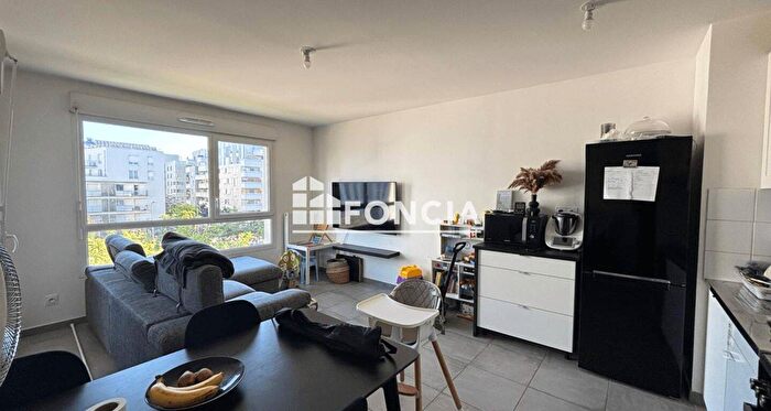 Appartement 2 pièces à Le Sud, Vaulx-en-Velin, à louer