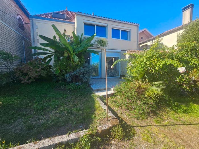 Bellevue, Saintes : Maison 5 pièces à louer