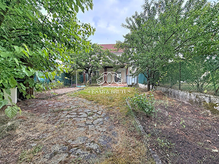 Maison 6 pièces à Villerest, à vendre