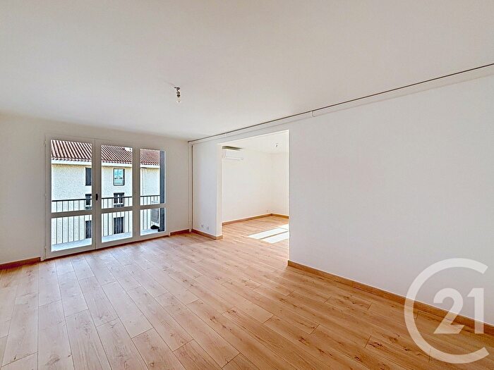 Appartement à louer - Perpignan, Les Remparts - 3 pièces - 2 chambres