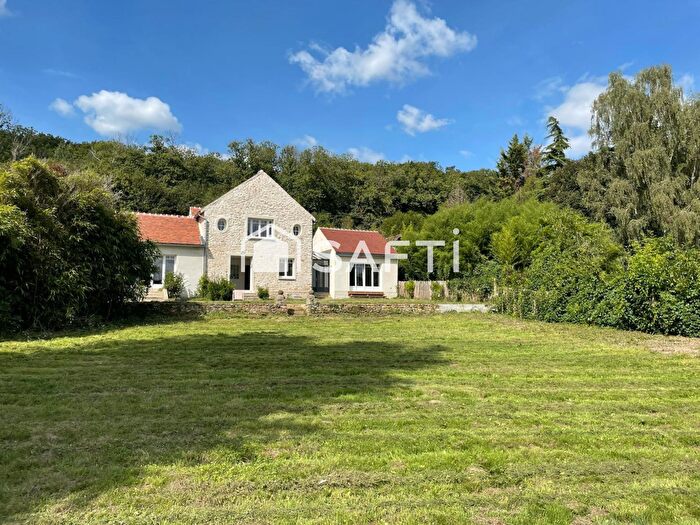 Maison 9 pièces à Les Mesnuls, à vendre