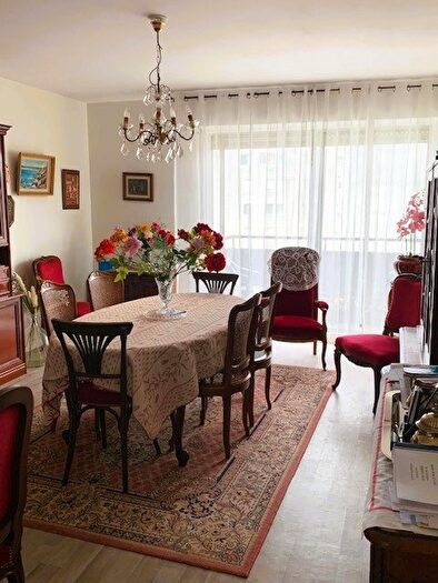 Appartement à vendre - Bourges, Aéroport, Vauvert, Pierrelay, Pissevieille - 4 pièces - 3 chambres