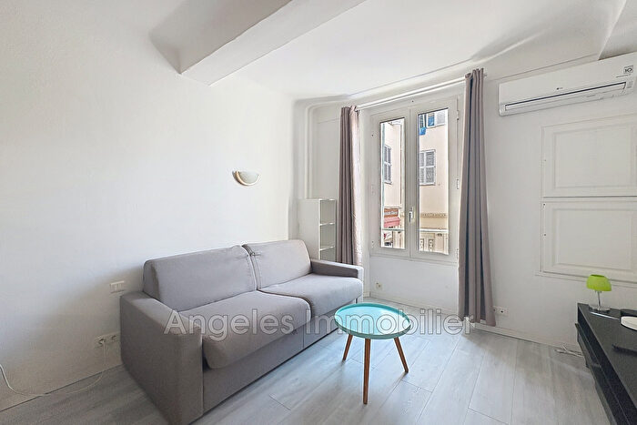 Appartement 1 pièce à louer à Antibes, Coeur de ville