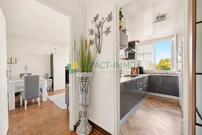 Clichy, République, Victor Hugo : Appartement 4 pièces à vendre