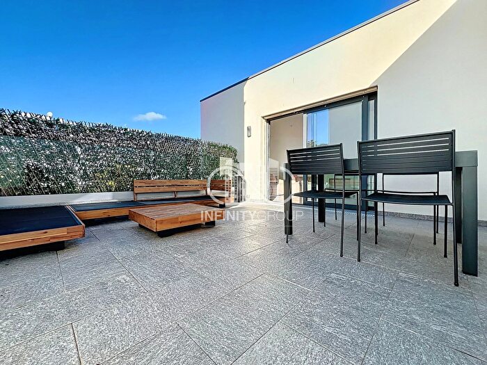 Appartement à vendre - Vallauris, Golfe Juan, Vieux Port - 2 pièces - 1 chambre