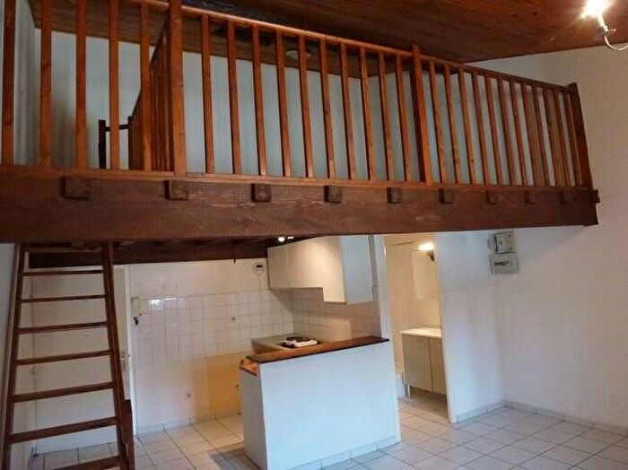 Appartement à louer - Ouest, Montluel - 2 pièces - 1 chambre