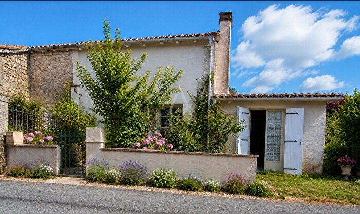 Maison 5 pièces à vendre à Chazelles