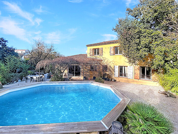 Maison à vendre - Belcodène - 7 pièces - 5 chambres