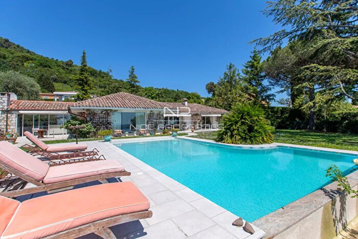 Maison à vendre - Vence, Les Campreniers, LOrmée - 8 pièces - 4 chambres