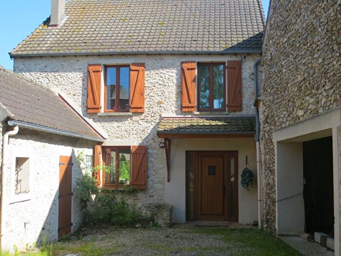 Maison 6 pièces à Auneau, à vendre