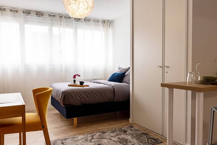 Appartement 1 pièce à louer - Bron, Les Essarts