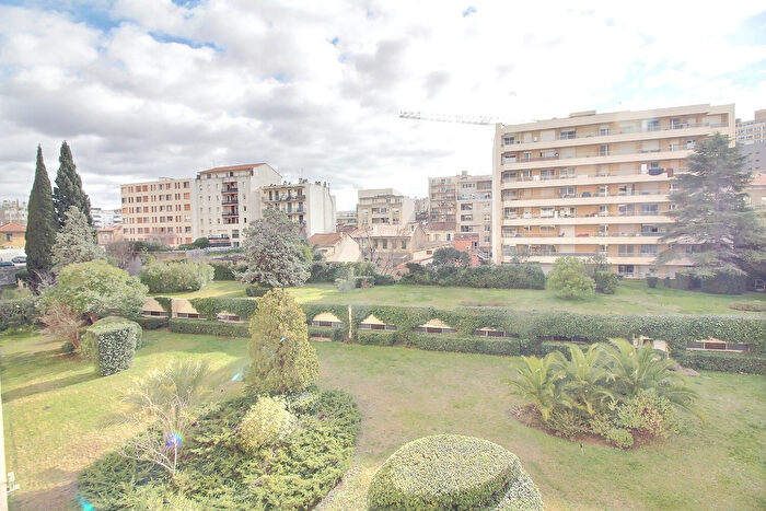 Appartement à vendre - Marseille e , Saint-Pierre - 4 pièces - 3 chambres