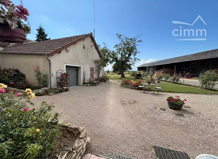 Maison à vendre - Civray - 5 pièces - 3 chambres