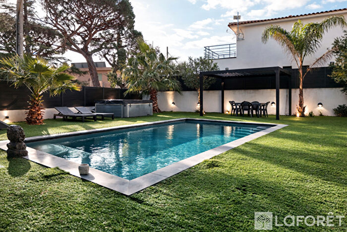 Maison à vendre - Fréjus, Saint-Aygulf - 6 pièces - 4 chambres