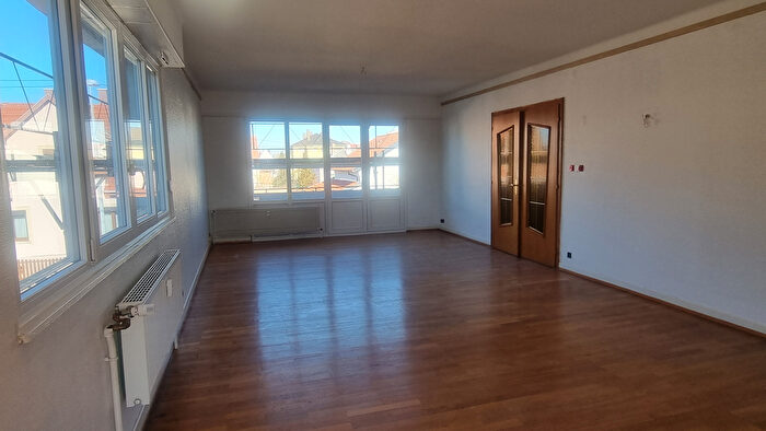 Haguenau, Schloessel, Château Fiat : Appartement 4 pièces à louer