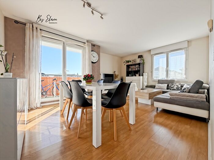 Appartement à vendre - Bussy-Saint-Georges, Centre-ville - 4 pièces - 3 chambres