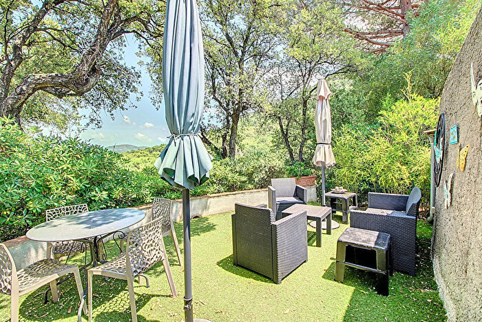 Maison à vendre - Le Plan-de-la-Tour - 4 pièces - 2 chambres