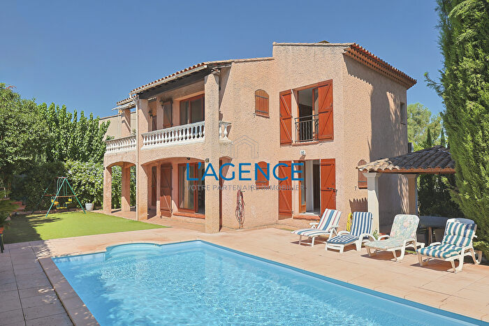 Maison 10 pièces à vendre à Hyères, Pyanet
