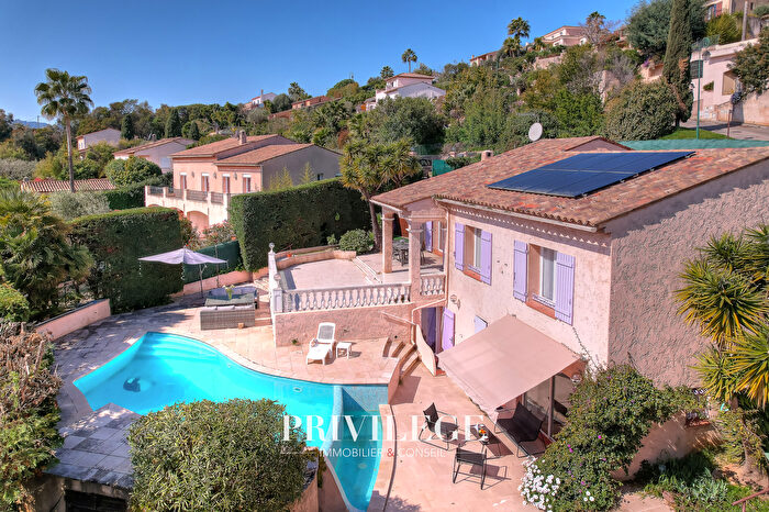 Maison à vendre - La Roquette-sur-Siagne - 9 pièces - 6 chambres