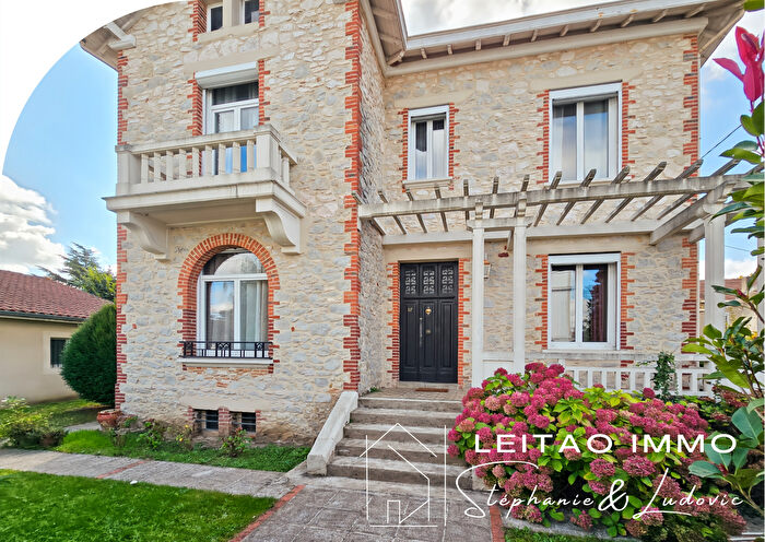 Maison à vendre - Graulhet - 7 pièces - 5 chambres