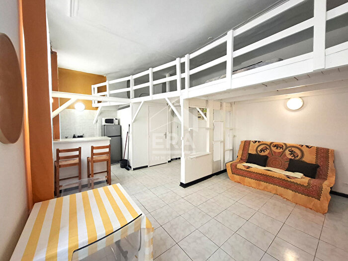 Appartement à louer - Marseille e , La Joliette - 1 pièce - 1 chambre