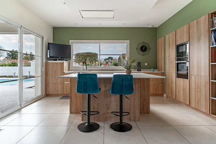 Maison à vendre - Biganos - 6 pièces - 4 chambres